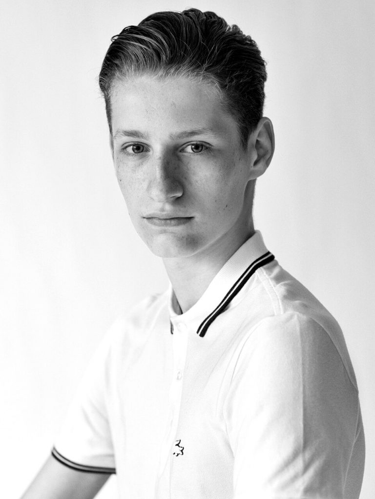 Hombre archivos — Le Troch Management